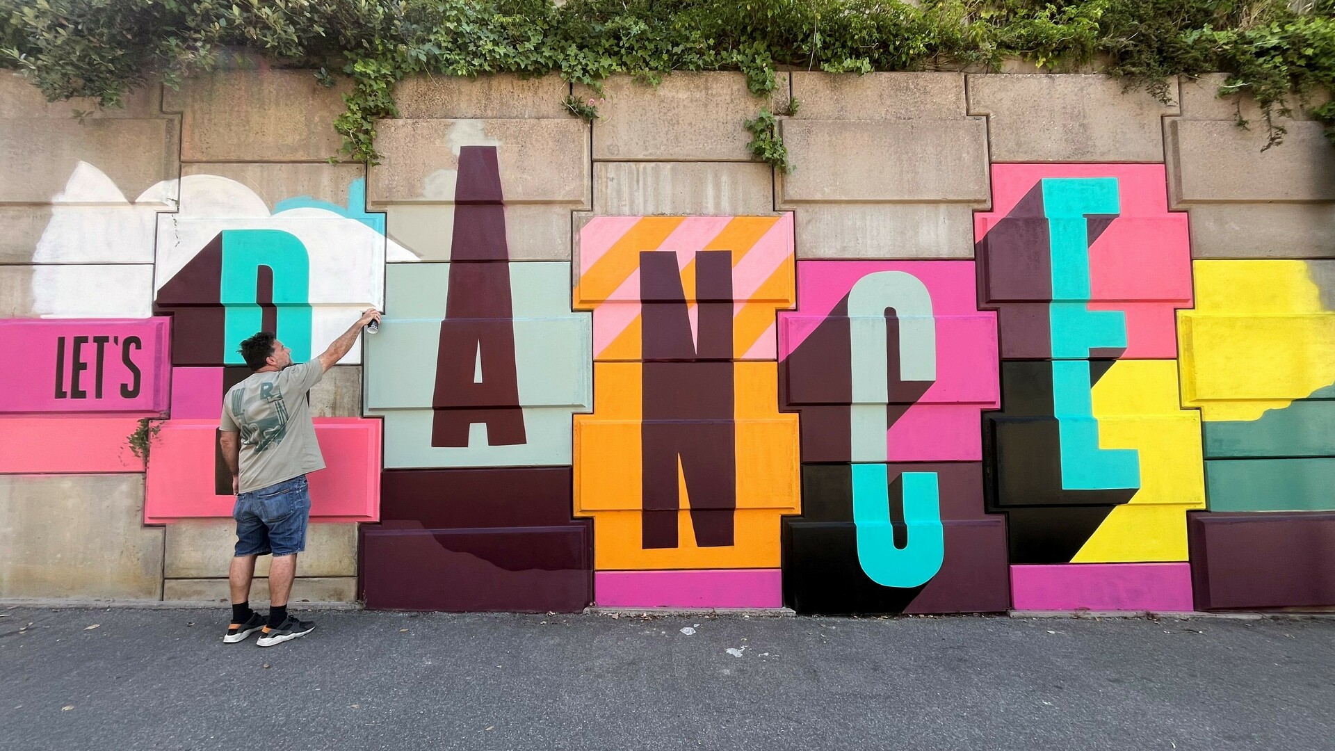 Coastal BID’s new mural celebrates Bournemouth’s iconic music moments ...